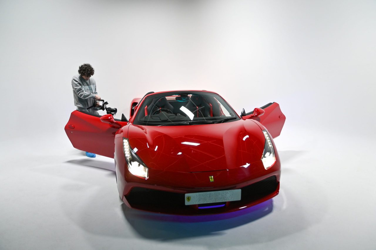 CYCLORAMA (Infinity Cove Wall) Studio London - Film, Video and Photography